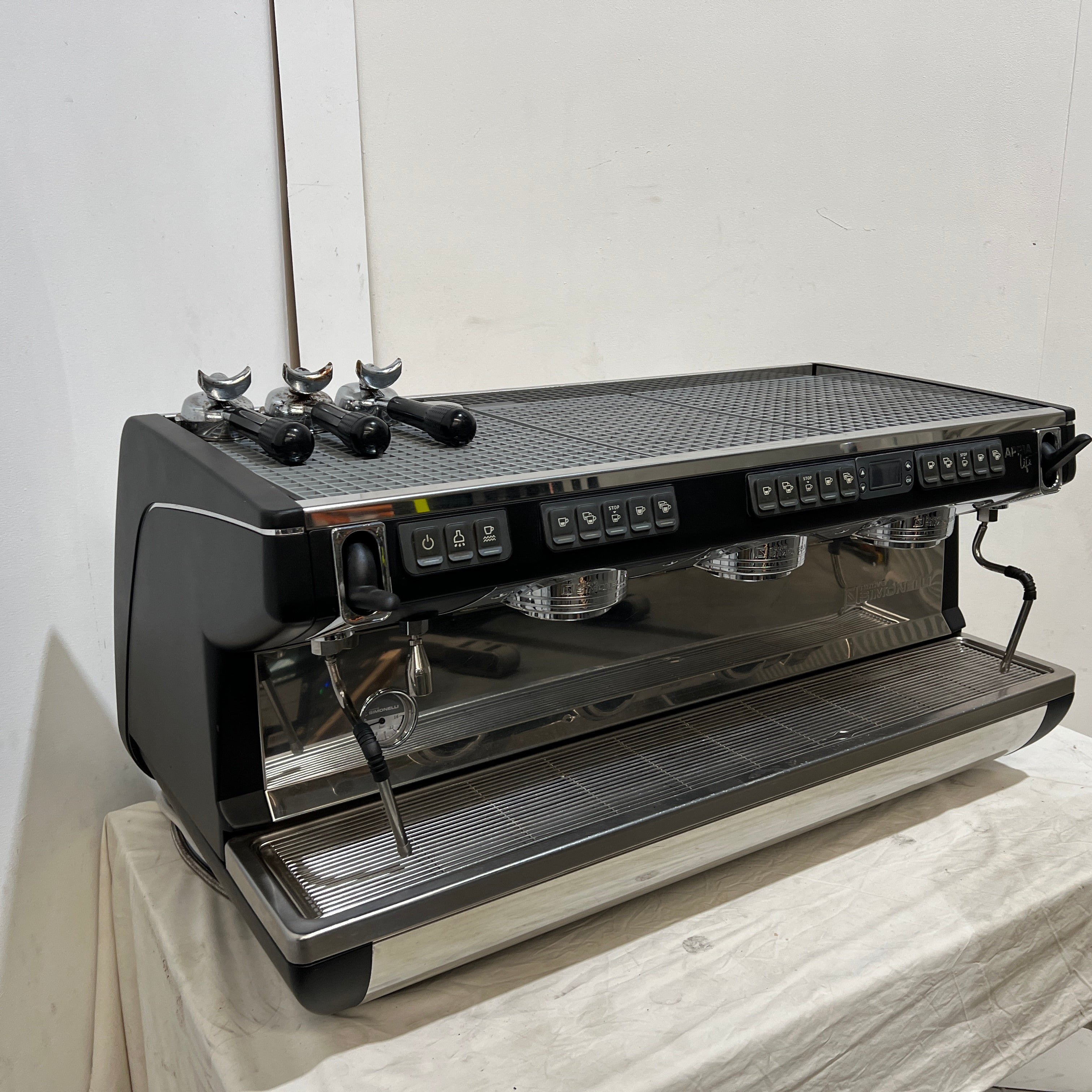 Nuova Simonelli Appia Life XT 3 Group Volumetric Coffee Machine - 8129