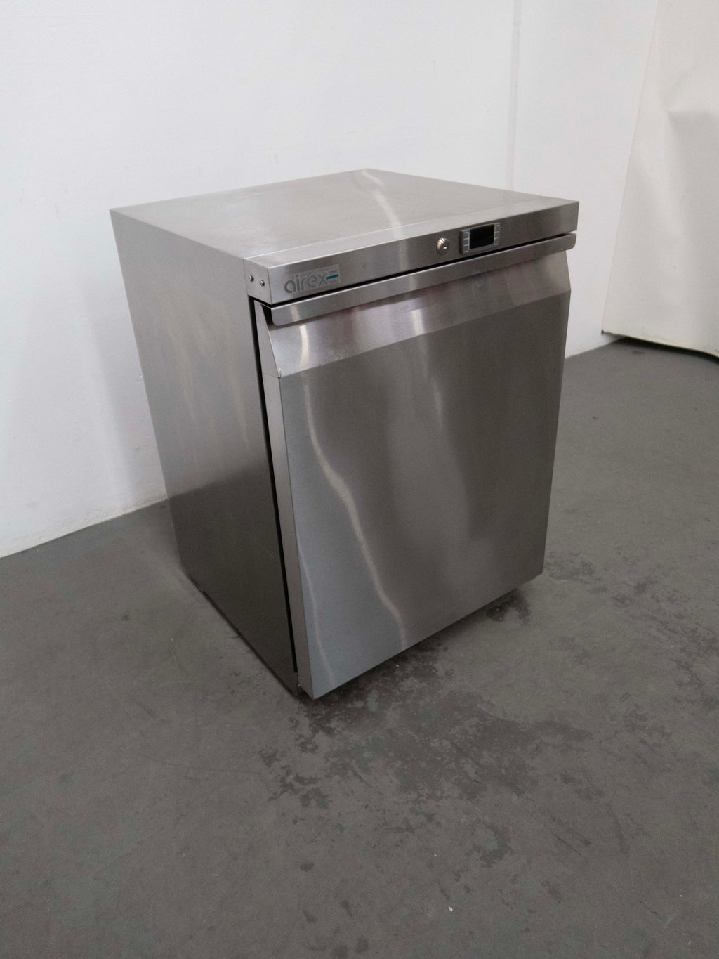 Airex AXR-UC-1 1 Solid Door Bar Fridge - 874517